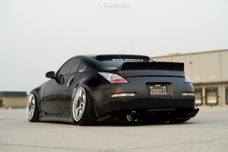 2004 Nissan 350Z with 19x10.5 -5 Weds Vishnu and 235/35R19 Lionhart Lh ...