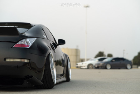 2004 Nissan 350Z with 19x10.5 -5 Weds Vishnu and 235/35R19 Lionhart Lh ...