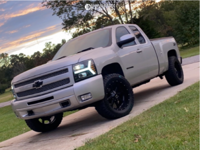 2010 Chevrolet Silverado 1500 with 20x10 -24 Moto Metal Mo970 and 33/12 ...