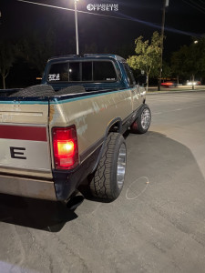1993 Dodge D250 with 20x12 -51 Cali Offroad Sevenfold and 31/11.5R20 ...