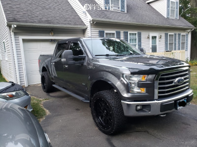 2015 Ford F-150 with 22x10 -19 Vision Rockers and 33/12.5R22 Venom ...