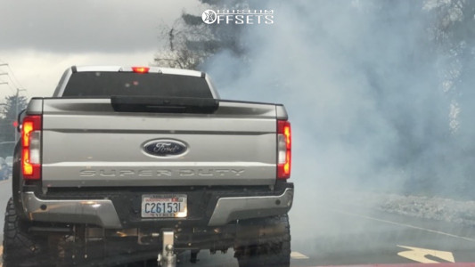 2017 Ford F-350 Super Duty with 20x10 -22 Moto Metal Mo968 and 35/12 ...