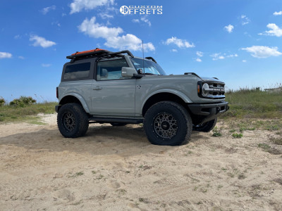 2021 Ford Bronco with 17x8.5 Black Rhino Primm and 37/12.5R17 ...