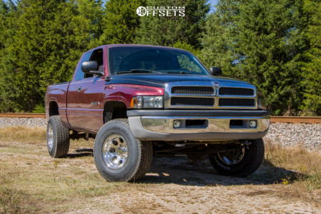 2001 Dodge Ram 1500 with 16x10 -25 Pro Comp 1069 and 32/11.5R16 Hankook ...