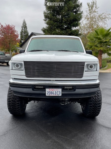 1994 Ford F-350 with 20x12 -51 Vision Rocker and 35/12.5R20 Kanati Mud ...