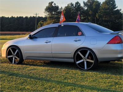 2006 Honda Accord with 22x8.5 38 Ravetti M1 and 235/30R22 Delinte D7 ...