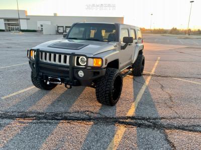 2007 Hummer H3 with 22x12 -44 Karma Offroad K23 and 33/12.5R22 Predator ...