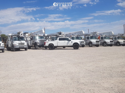 2020 Ford F-250 Super Duty with 20x10 -24 Method Mr605 and 37/13.5R20 ...