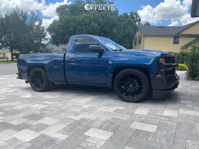 2017 Chevrolet Silverado 1500 with 22x9.5 30 Niche Vosso and 305/40R22 ...