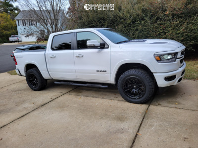 2021 Ram 1500 with 20x10 -18 Fuel Rebel and 33/12.5R20 General Atx and ...