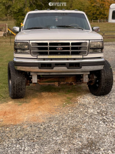 1996 Ford F-250 with 20x10 -24 TIS Forged 535 and 35/12.5R20 Cooper ...