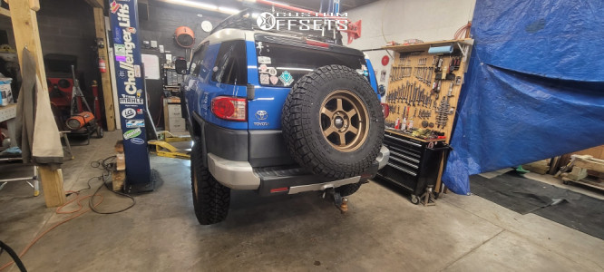 2007 Toyota FJ Cruiser with 17x8.5 -12 MST Time Attack and 35/10.5R17 ...
