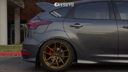 2017 Ford Focus with 18x8.5 40 Option Lab R716 and 235/40R18 Kumho ...