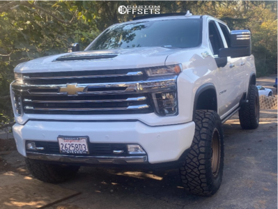 2021 Chevrolet Silverado 2500 HD with 20x10 -24 Method Mr605 and 37/12 ...