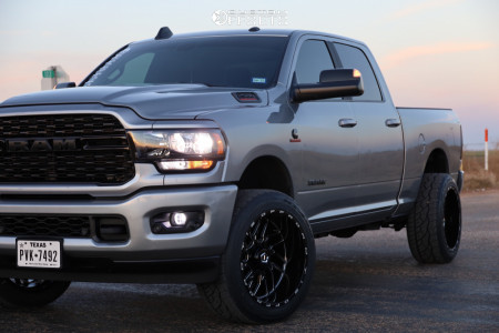 2020 Ram 2500 with 22x12 -44 TIS 544BM and 33/12.5R22 Nitto Nt420v and ...