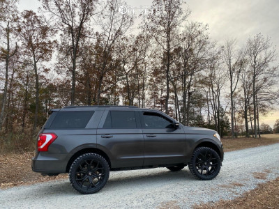 2019 Ford Expedition with 24x10 33 DUB Royalty and 35/12.5R24 Haida Mud ...