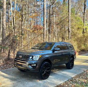 2019 Ford Expedition with 24x10 33 DUB Royalty and 35/12.5R24 Haida Mud ...