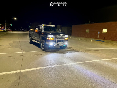 2001 Chevrolet Silverado 2500 HD with 20x10.5 -30 Fuel Contra D614 and ...