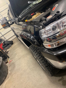 2001 Chevrolet Silverado 2500 HD with 20x10.5 -30 Fuel Contra D614 and ...