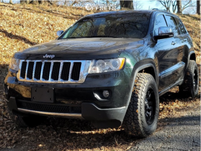 2013 Jeep Grand Cherokee with 18x9 DX4 7s and 275/70R18 Goodyear ...