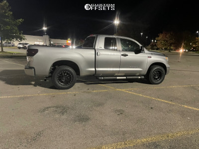 2013 Toyota Tundra with 17x8.5 0 Method Mr301 and 32/10.5R17 Falken ...