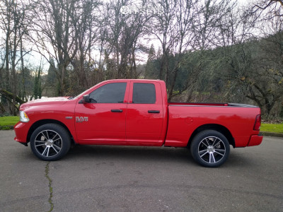 2019 Ram 1500 Classic with 22x9.5 8 Vision Stunner and 305/45R22 ...