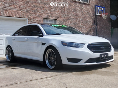 2015 Ford Taurus | Custom Offsets