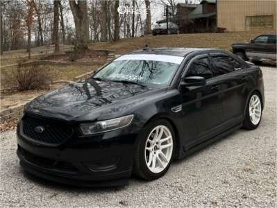 2015 Ford Taurus | Custom Offsets