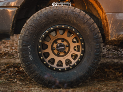 2018 Ford F-150 with 17x8.5 0 Method Mr305 and 305/70R17 Nitto Ridge ...
