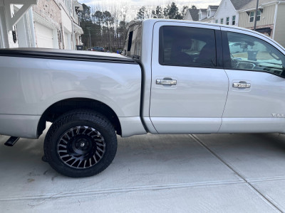 2017 Nissan Titan with 20x10 -18 Fuel Cyclone and 275/60R20 Pirelli ...