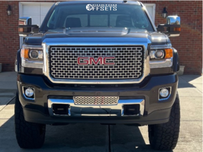 2016 GMC Sierra 2500 HD with 22x10 -18 Fuel Contra and 37/12.5R22 Toyo ...