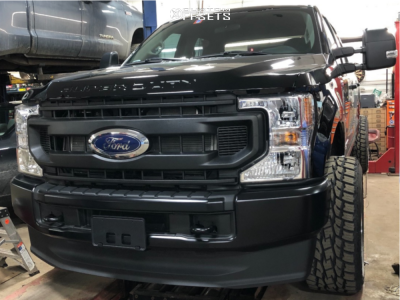 2022 Ford F-250 Super Duty with 22x12 -51 Fuel Forged Ffc39 and 33/12 ...