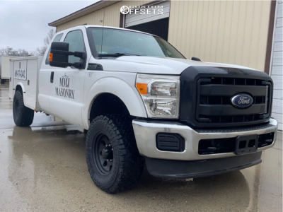 2014 Ford F-250 Super Duty with 17x9 -12 Ultra Type 164 and 33/12.5R17 ...