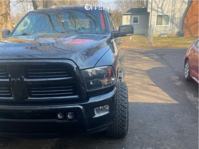2015 Ram 2500 with 20x12 -44 Motiv Offroad Magnus and 33/12.5R20 Venom ...