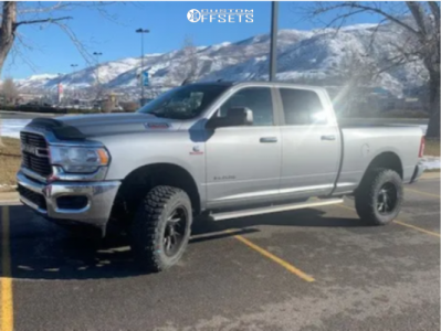 2019 Ram 2500 with 20x10 -18 Fuel Runner and 35/12.5R20 Kanati Mud Hog ...