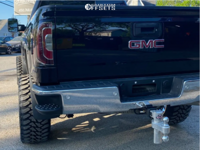 2018 GMC Sierra 1500 with 22x12 -44 TIS 544C and 33/12.5R22 Nexen ...