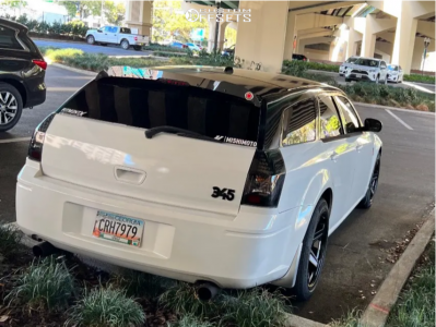 2005 Dodge Magnum with 20x9 20 Voxx Replicas Demon and 245/35R20 ...