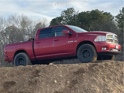 2009 Dodge Ram 1500 with 17x8.5 Method Mr312 and 35/12.5R17 Mickey ...