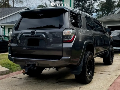 2015 Toyota 4Runner with 17x8.5 0 Method Mr305 and 33/12.5R17 Nitto ...