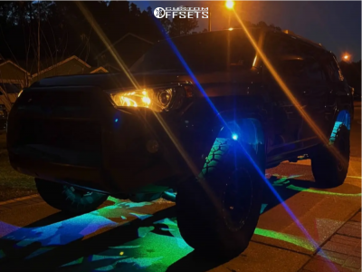 2015 Toyota 4Runner with 17x8.5 0 Method Mr305 and 33/12.5R17 Nitto ...