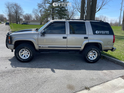 2000 Chevrolet Tahoe with 16x10 -25 Mickey Thompson Classic Iii and 305 ...