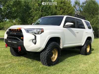 2019 Toyota 4Runner with 17x9 -12 Method Mr315 and 285/70R17 BFGoodrich ...