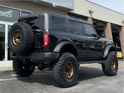 2022 Ford Bronco with 17x8.5 0 Method Mr305 and 37/12.5R17 Toyo Tires ...