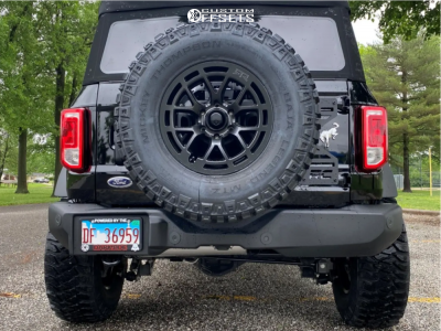 2022 Ford Bronco with 17x9 0 RTR Tech 6 and 35/12.5R17 Mickey Thompson ...