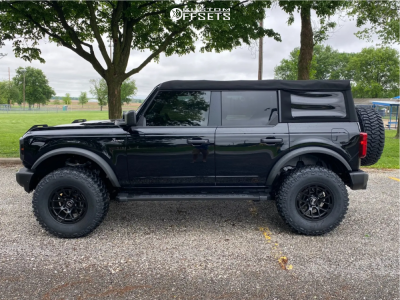 2022 Ford Bronco with 17x9 0 RTR Tech 6 and 35/12.5R17 Mickey Thompson ...