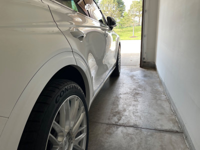 2022 Genesis GV70 with 20x8.5 32 Savini Bm13 and 255/45R20 Continental ...