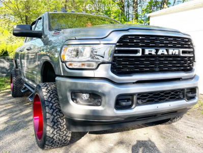 2022 Ram 2500 with 22x12 -44 XD Xd844 and 33/12.5R22 Venom Power Terra ...