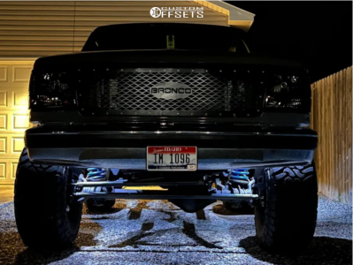 1995 Ford Bronco with 15x10 -47 Pro Comp 69 and 35/13.5R15 Toyo Tires ...