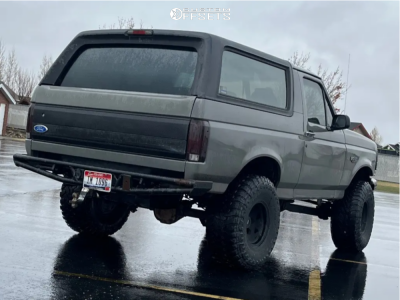 1995 Ford Bronco with 15x10 -47 Pro Comp 69 and 35/13.5R15 Toyo Tires ...