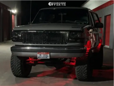 1995 Ford Bronco with 15x10 -47 Pro Comp 69 and 35/13.5R15 Toyo Tires ...